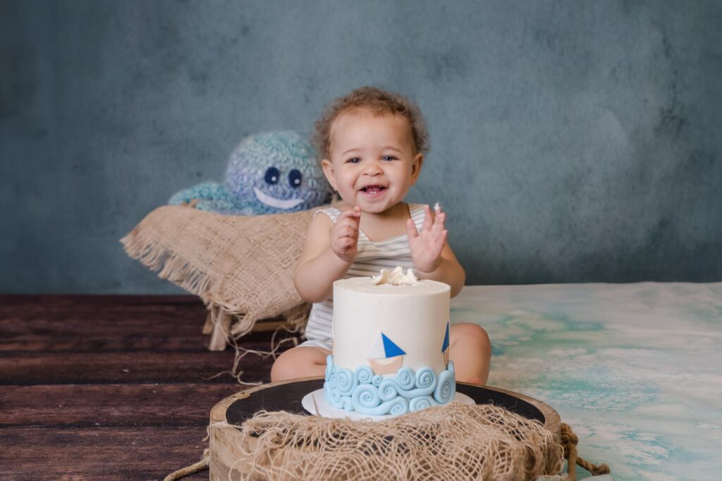 One year milestone cake smash | Katie Corinne Photography's Blog